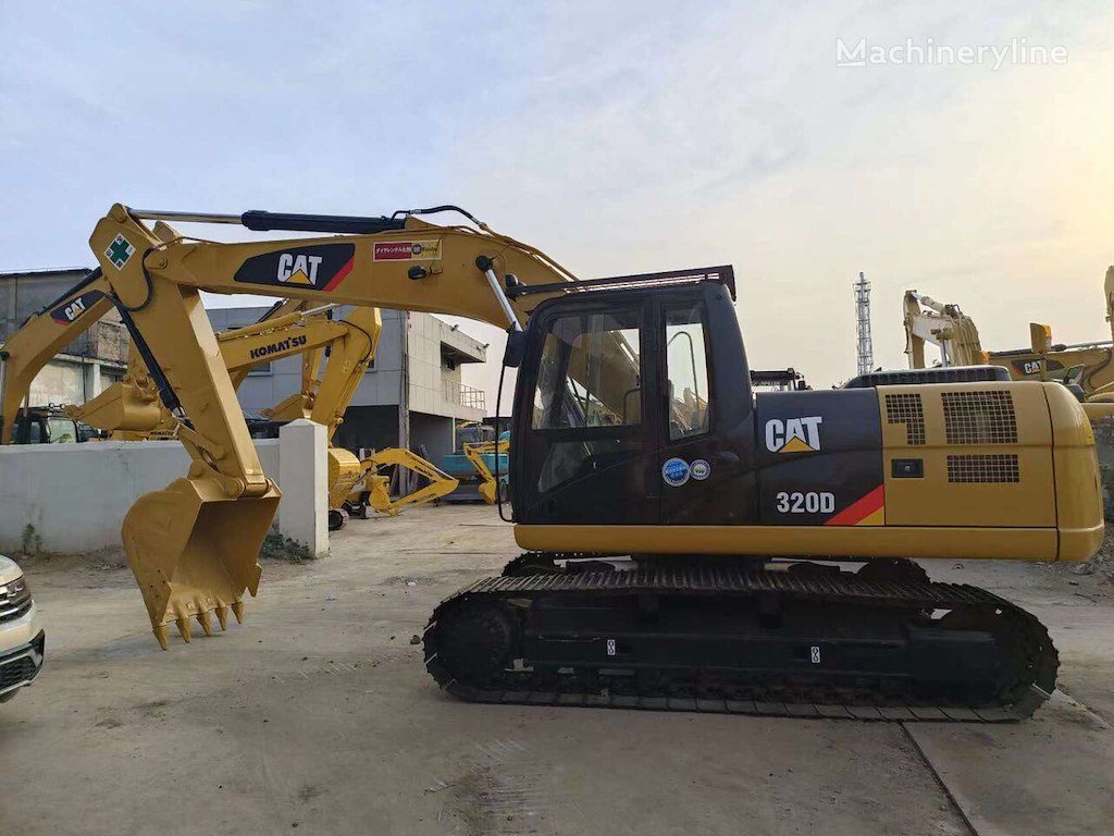 Caterpillar 320D bager guseničar