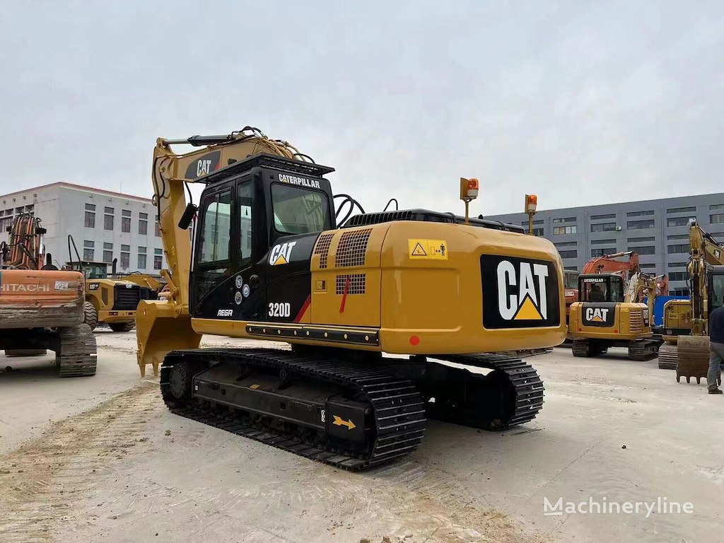 Caterpillar 320D bager guseničar