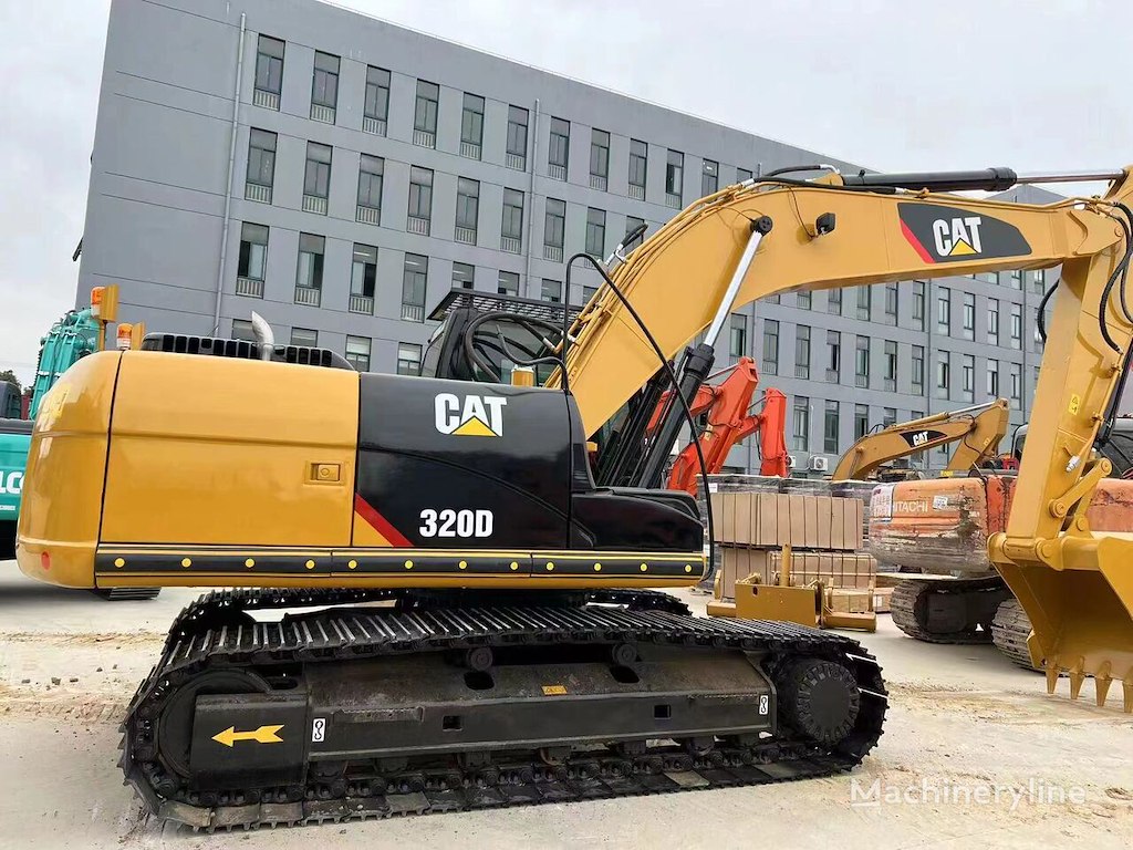 Caterpillar 320D bager guseničar