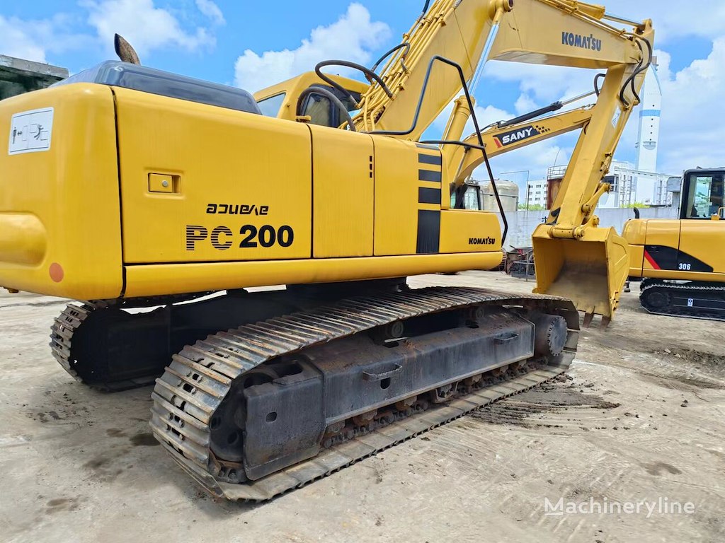 Komatsu PC200-6 bager guseničar