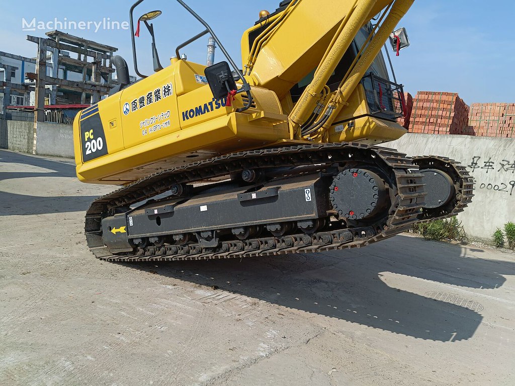 Komatsu PC200-8 bager guseničar