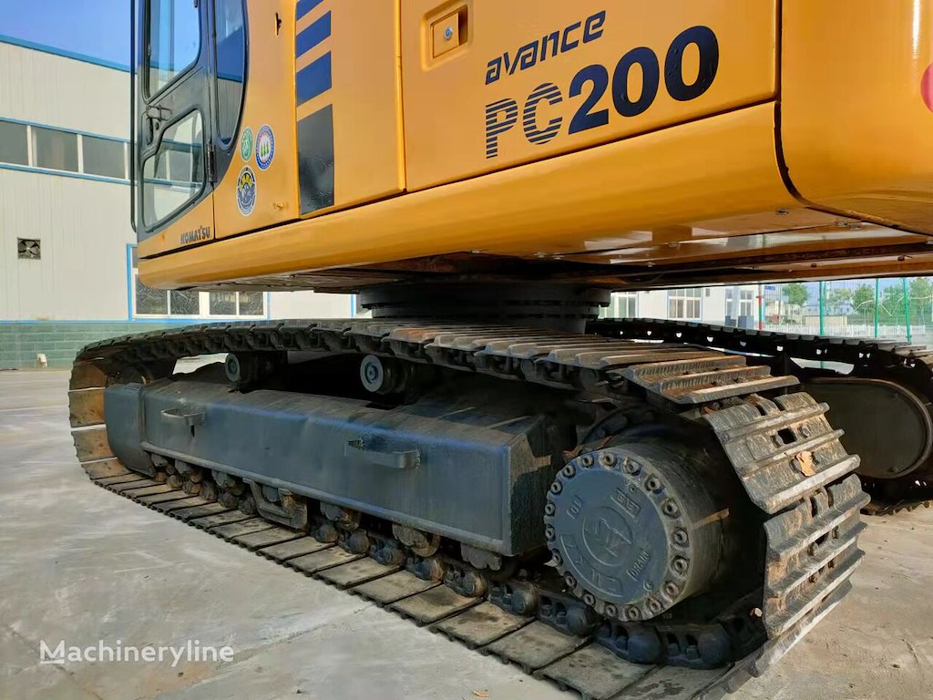 Komatsu PC200-6 bager guseničar