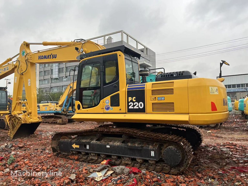 Komatsu PC220-8 bager guseničar