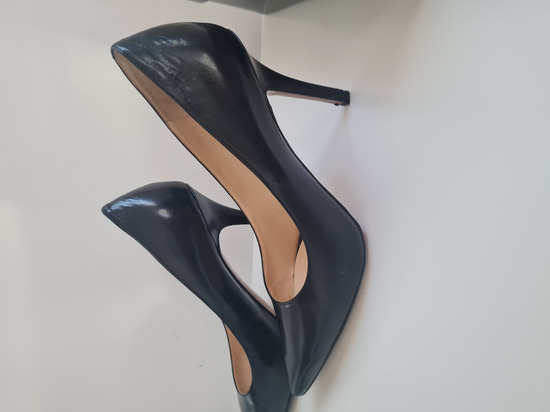 Crne Nine West salonke na visoku petu vel. 40