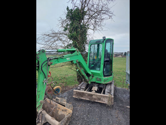 Prodaje se Yanmar VIO25 mini bager na aukciji