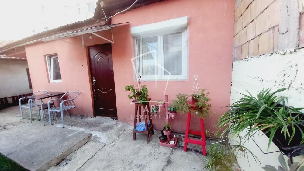 Centar, stan u kući, mereno 35m2 ID#9212 350 €