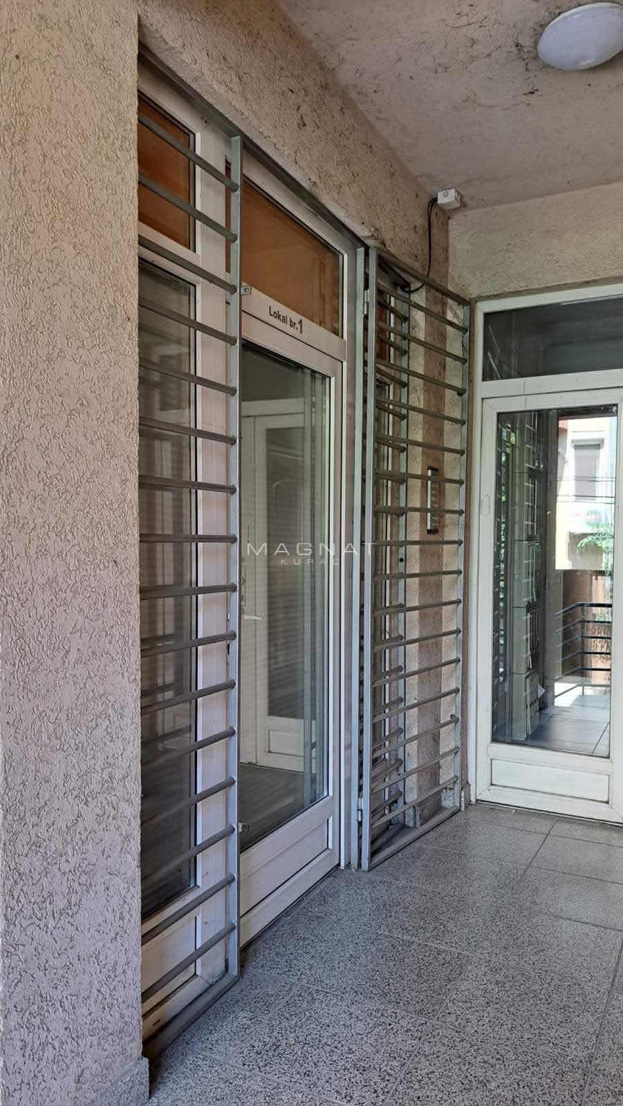 Lokal sa izlogom,30m2 ID#4747 580 €