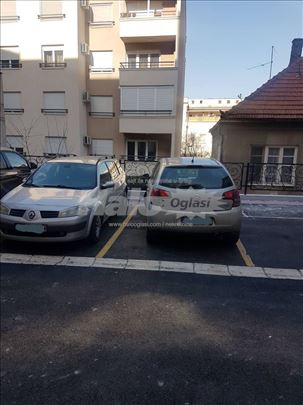 Prodajem parking mestu u dvorištu