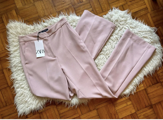 Zara prelepe pantalone zvonarice Novo