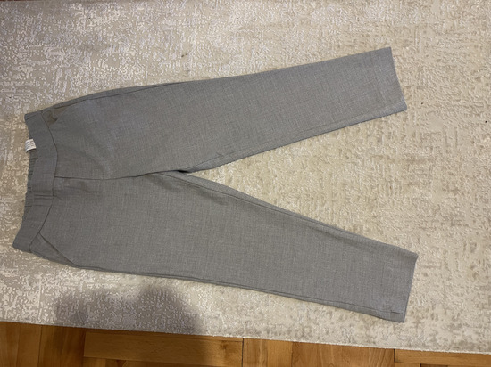 Zara sive pantalone