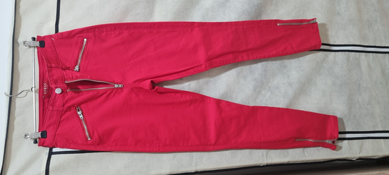 Nove Guess Crvene pantalone S/M