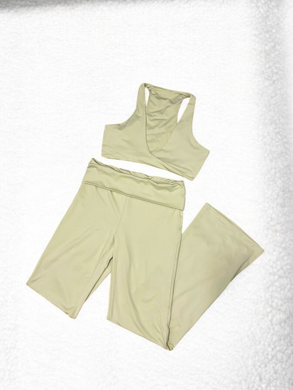 Novi mint yoga set