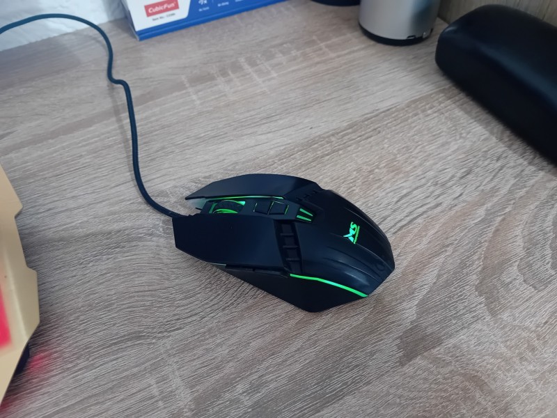 MS Scout Gaming Mouse ispravan usb