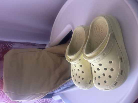 Crocs J4