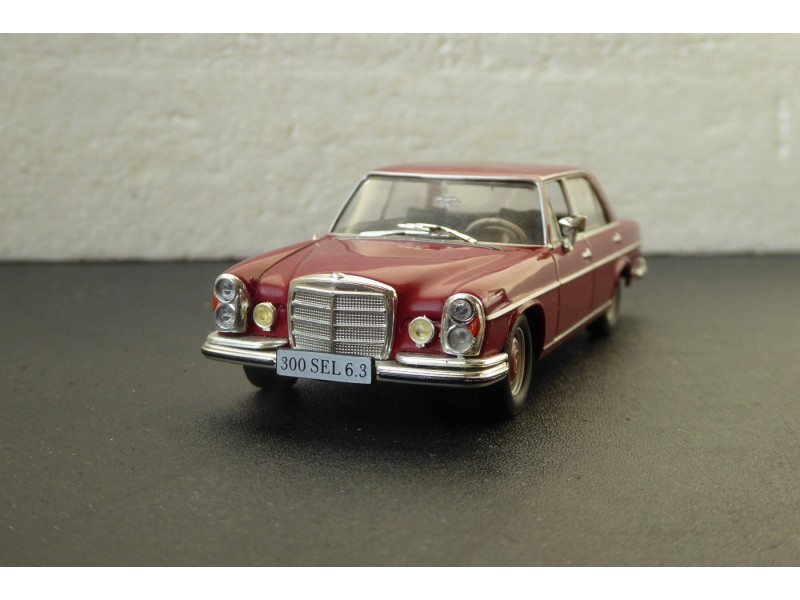 Mercedes Benz 300 SEL 1:43 IXO