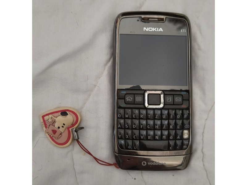 Nokia E71