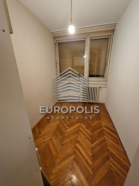 Radovana Simića Cige, Dvoiposoban stan na prodaju, 63m2, 130.000€