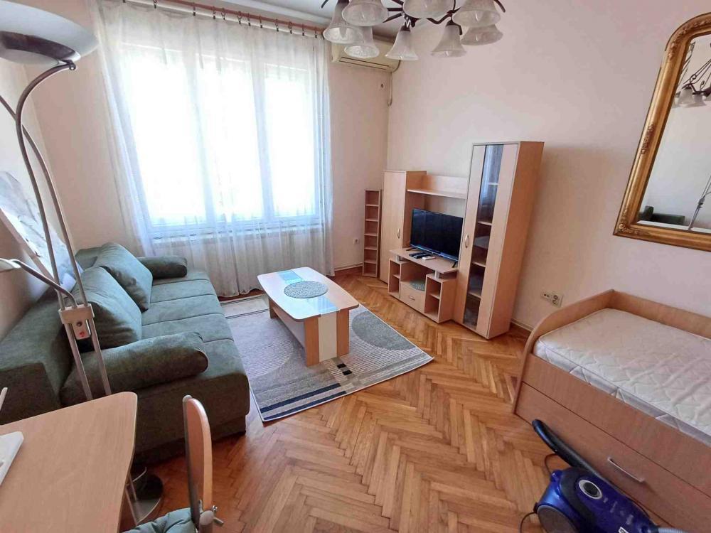 Kneginje Zorke, Jednosoban stan za izdavanje, 40m2, 550€