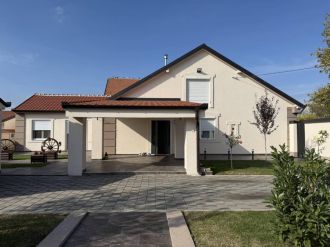 220m² 189.000€
Alibunar, Vladimirovac, Stevana Sindjelica