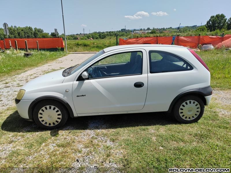 Opel Corsa 1.7 D T I Kompletan Auto U Delovima