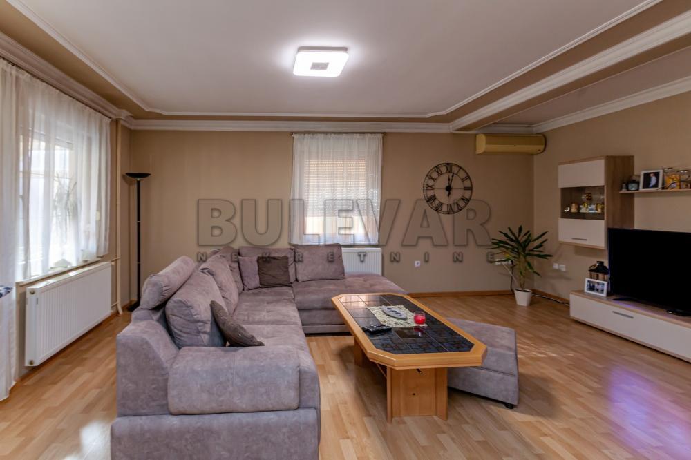 Vojvode Putnika, Kuća na prodaju, 420m2, 413.000€