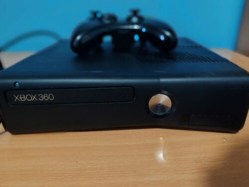 XBOX 360 sa 250 gb