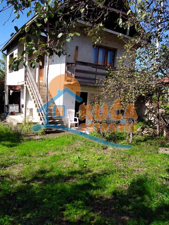 Kuća u Berbatovu, 90 m2, plac 678 m2