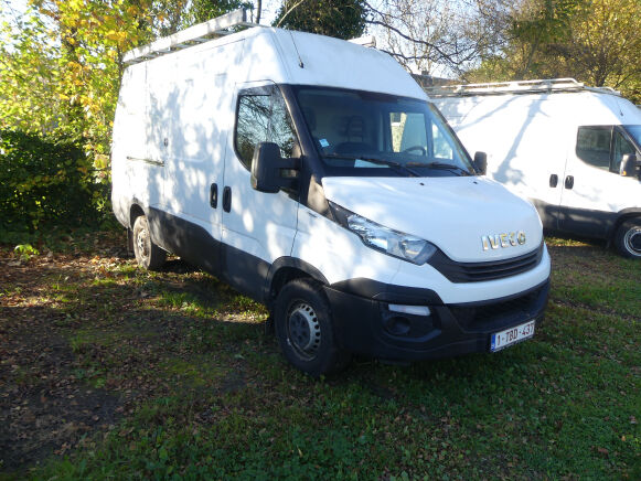 Prodaje se IVECO REF:0283 - Camionnette Iveco (2017-136.298 km) minibus furgon na aukciji