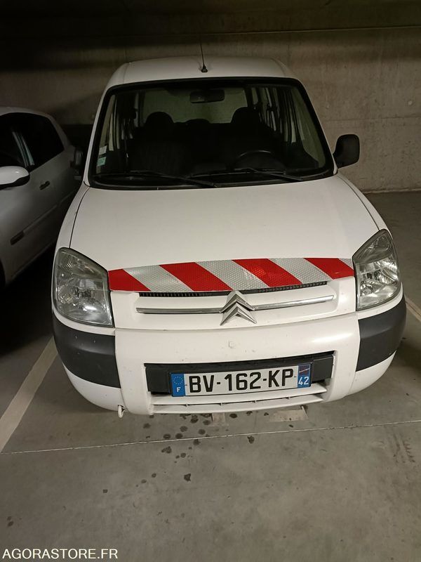 Prodaje se Citroen BERLINGO laki furgon na aukciji