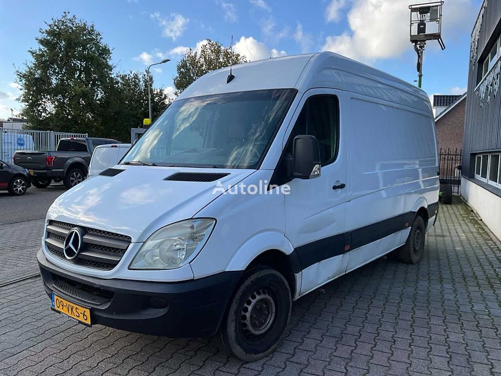 Prodaje se Mercedes-Benz Sprinter minibus furgon na aukciji