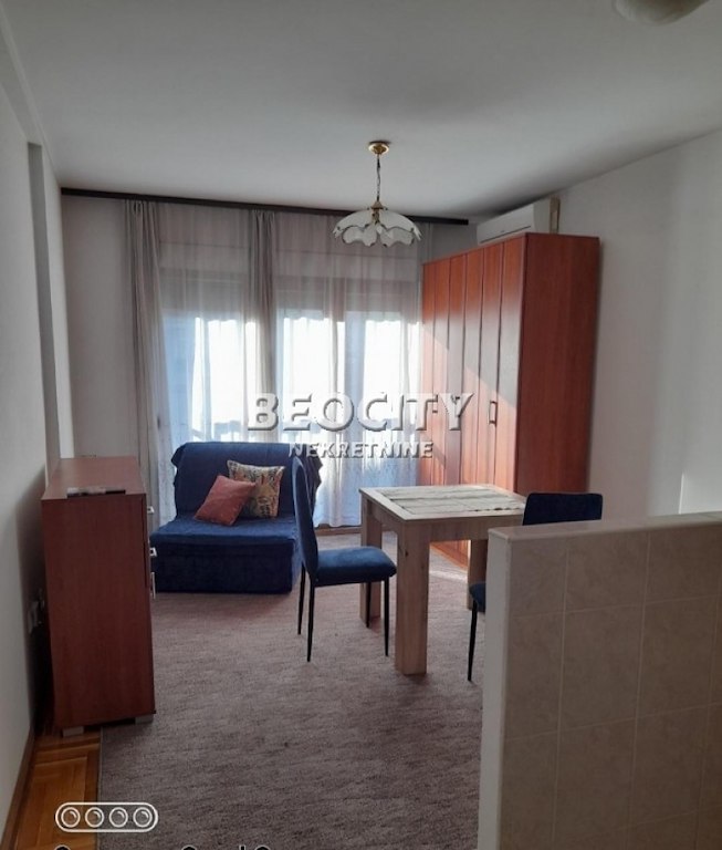 Novi Sad, Centar, Vojvode Šupljikca, 2. 0, 40m2, 350EUR