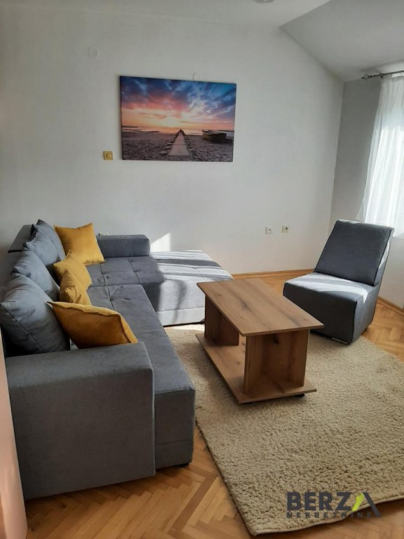 TROSOBAN DUPLEX NA BULEVARU OSLOBOĐENJA