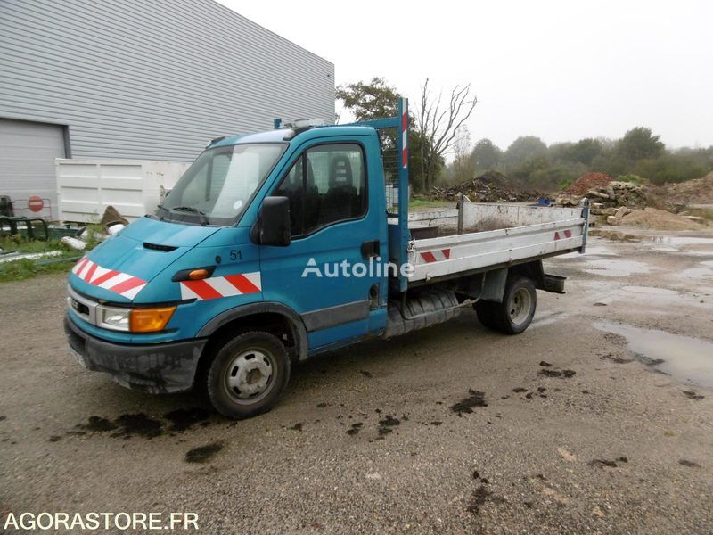 Prodaje se IVECO 35C9 kamion s ravnom platformom < 3.5t na aukciji