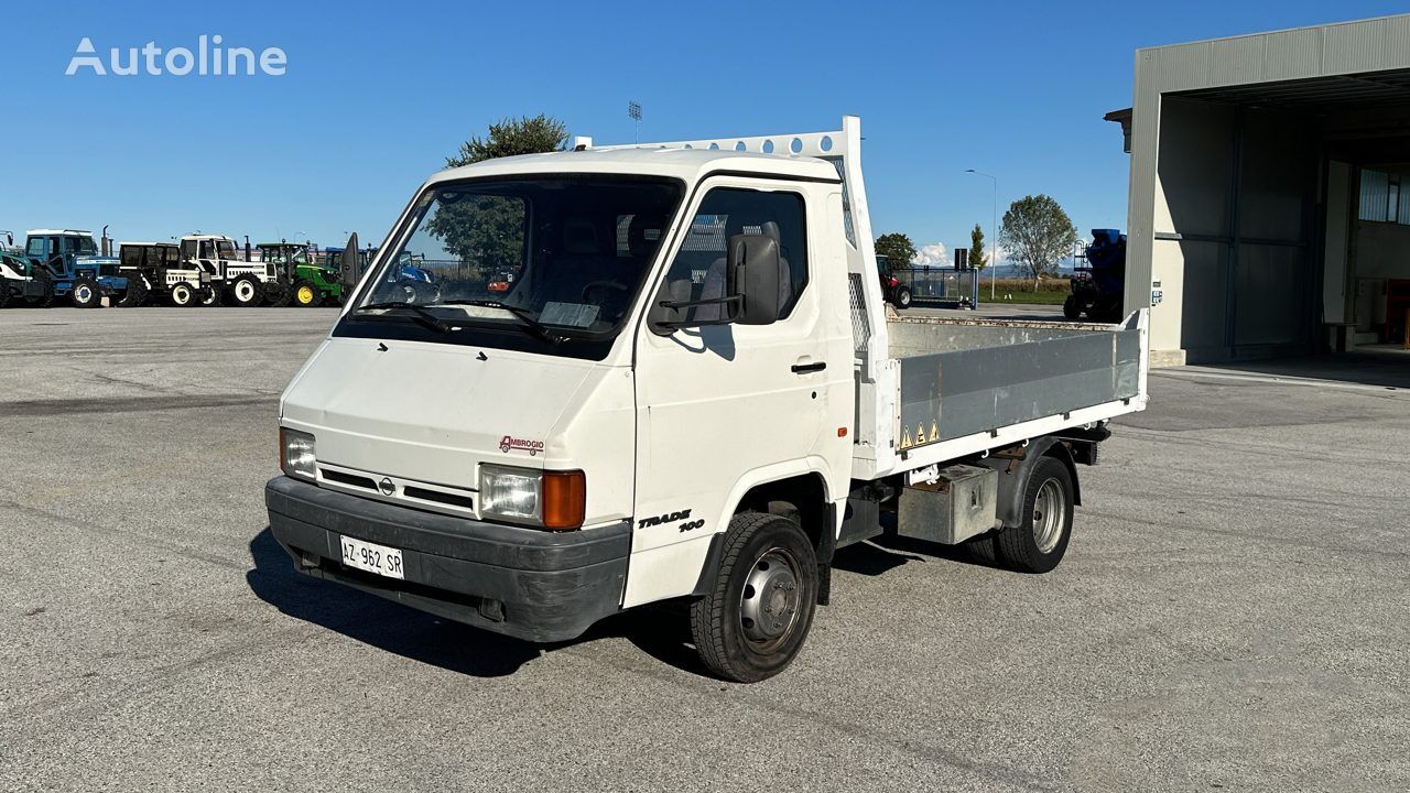 Nissan Trade 100 4x2 kamion furgon < 3.5t