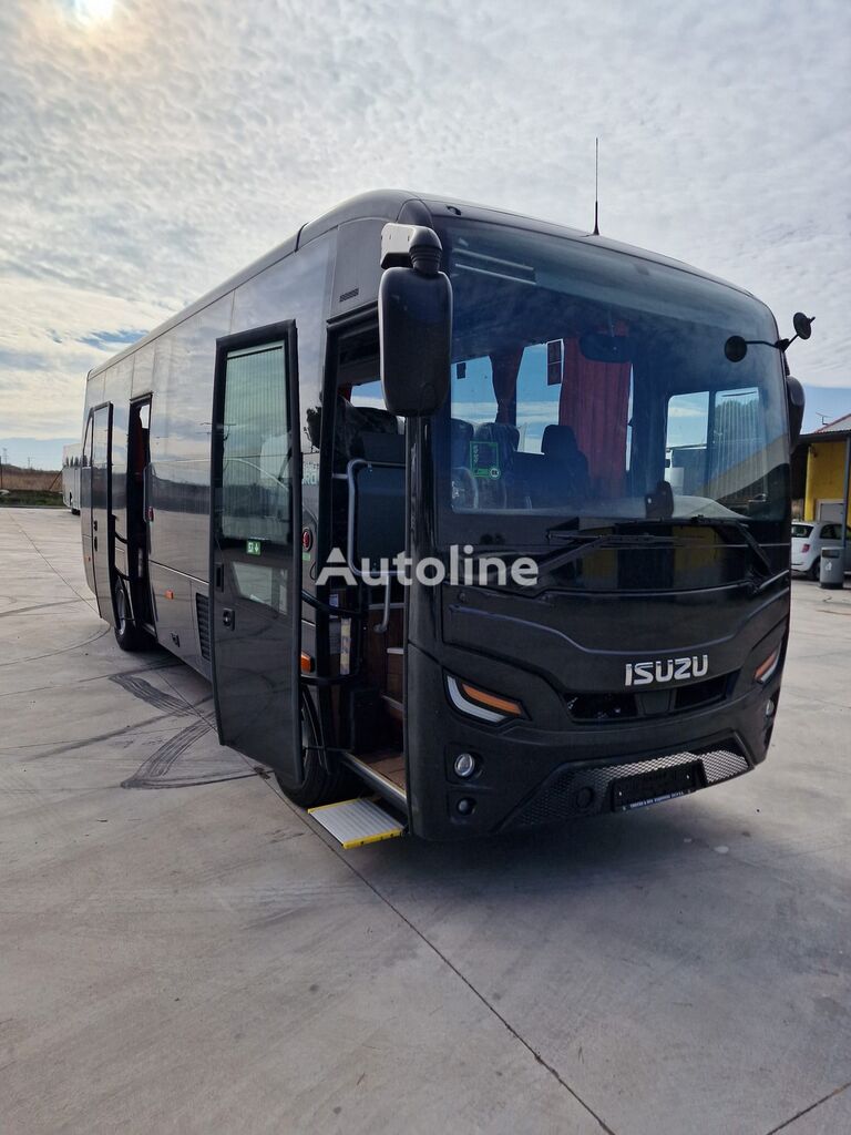 Novi Isuzu Grand Toro 2024 turistički autobus