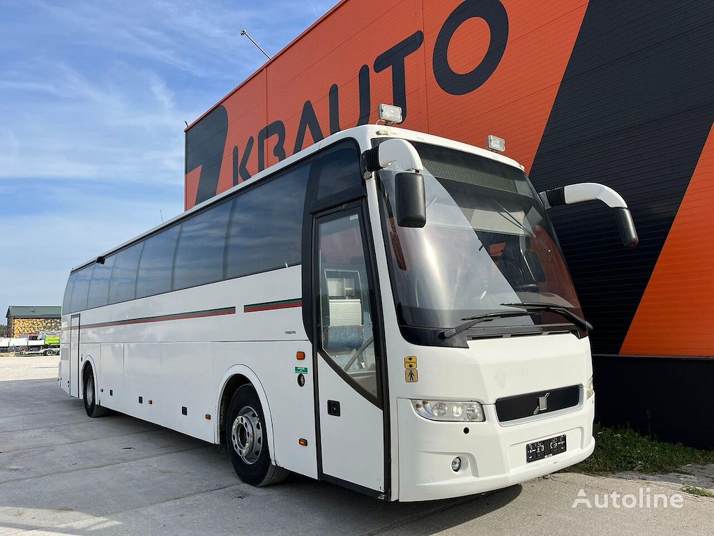 Volvo B 12B 9700 H 4x2 51 SEATS / EURO 5 / AC / AUXILIARY HEATING / WC turistički autobus