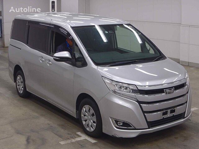 Toyota NOAH putnički minibus