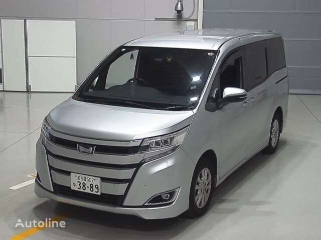 Toyota NOAH putnički minibus