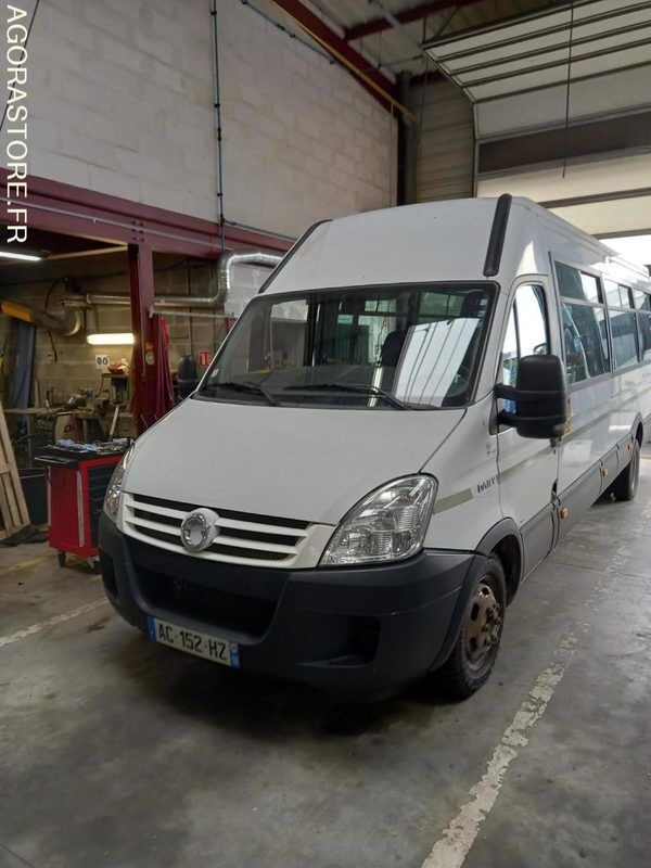 Prodaje se IVECO 50C18 putnički minibus na aukciji