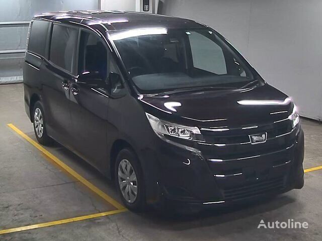 Toyota NOAH minivan