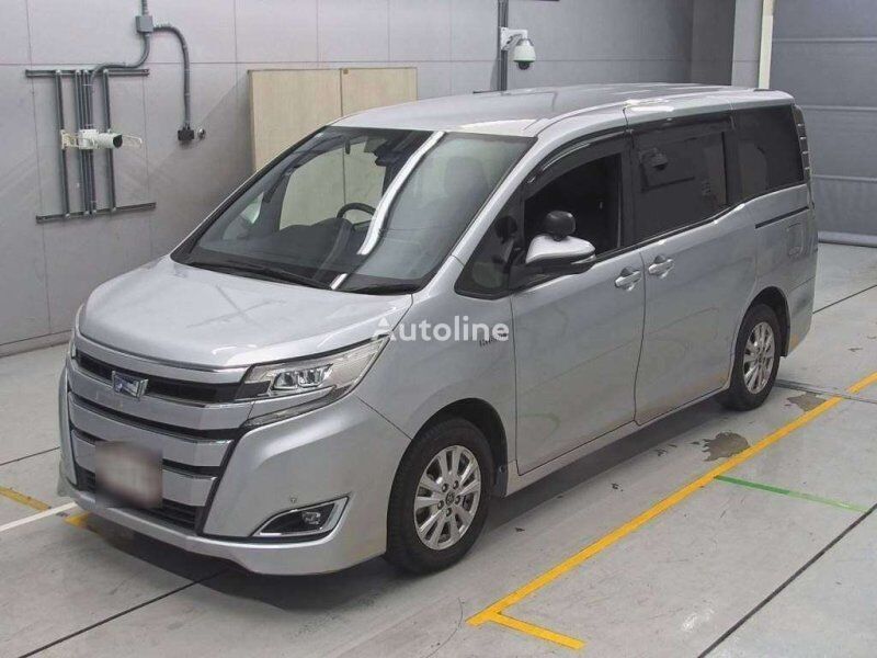 Toyota NOAH minivan