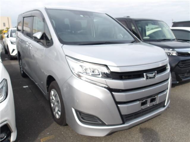 Toyota NOAH minivan