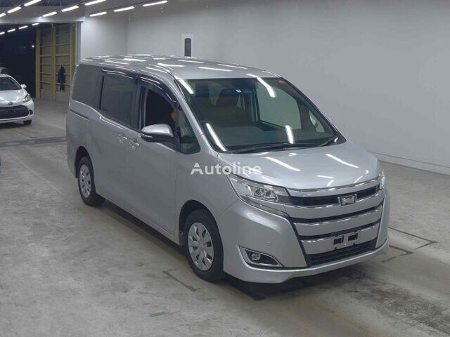 Toyota NOAH minivan