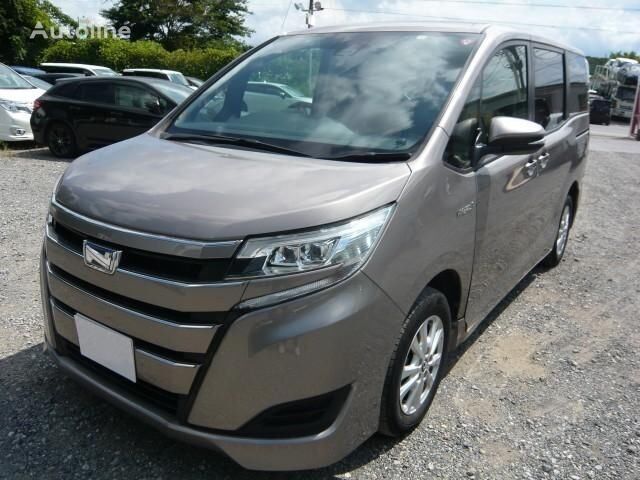 Toyota NOAH minivan