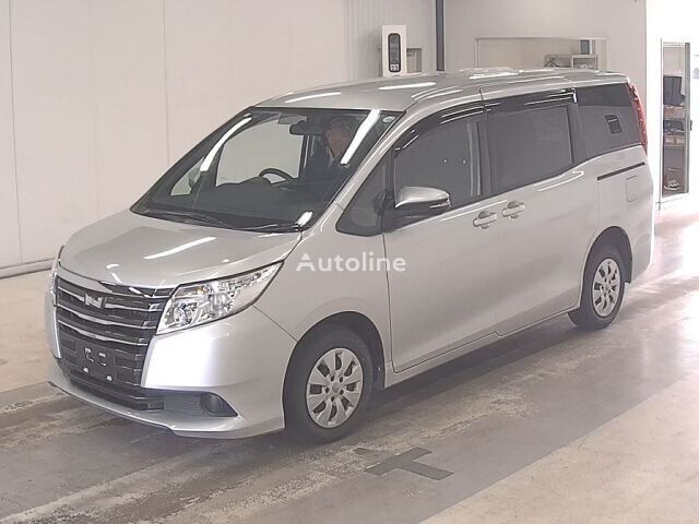 Toyota NOAH minivan