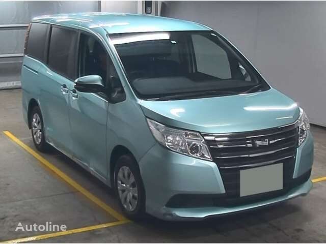 Toyota NOAH minivan