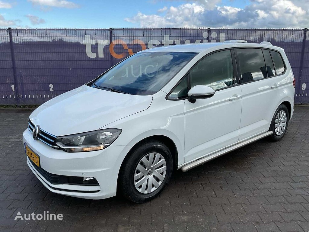 Prodaje se Volkswagen Touran minivan na aukciji