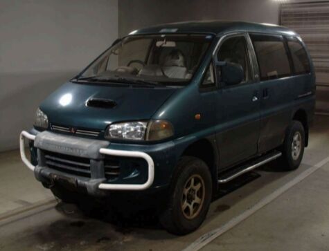 Mitsubishi DELICA SPACEGEAR minivan