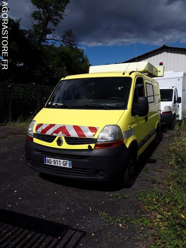 Prodaje se Renault MASTER kombi minibus na aukciji