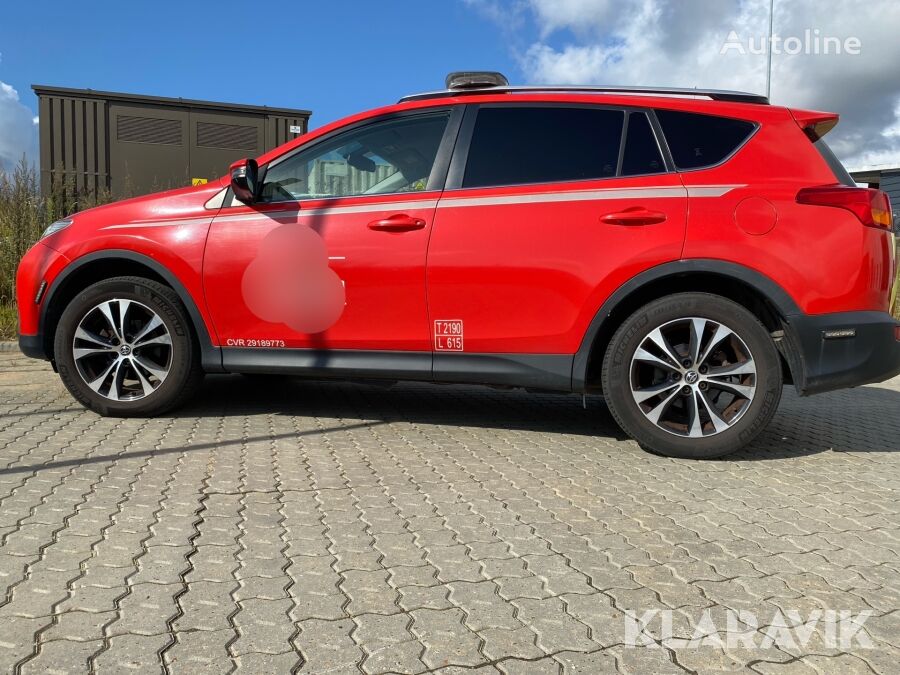 Prodaje se Toyota Rav 4 krosover na aukciji